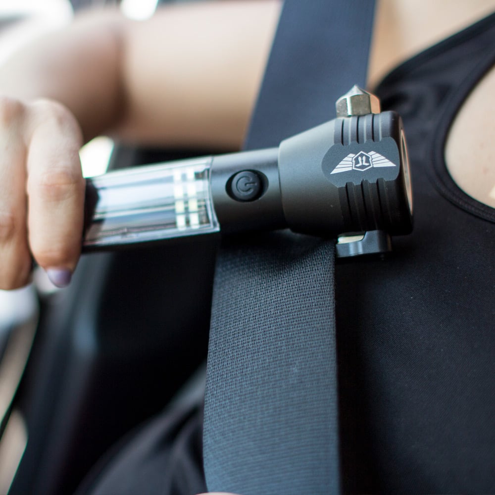 Roadside HERO ™ 9-IN-1 Multi-Function Flashlight / Survival Tool / Pow ...